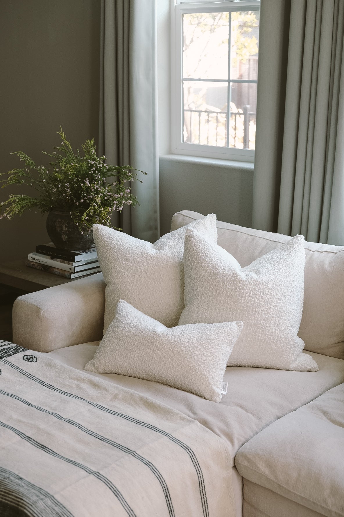 Boucle Lumbar: Bone – Twenty Third